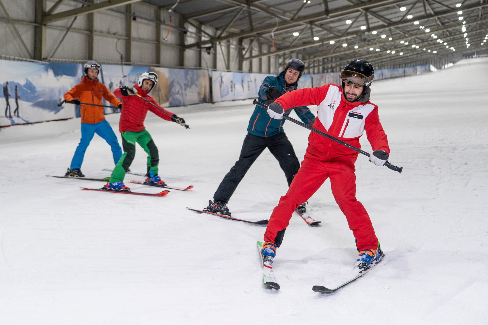 Nog nooit op ski's of snowboard gestaan? Leer skiën in SnowWorld ...